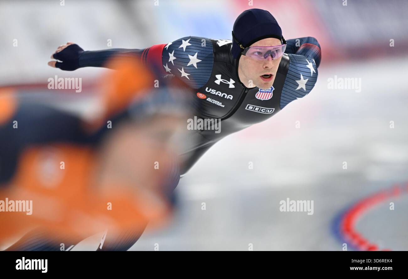 Cooper MCLEOD of the United States competes in the Men's 1000m at the ...