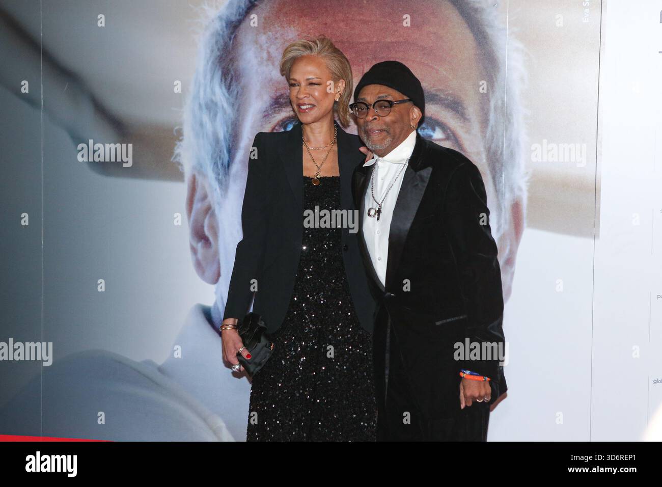 Tonya Lewis Lee (L) and Spike Lee (R) attend the red carpet of the ...