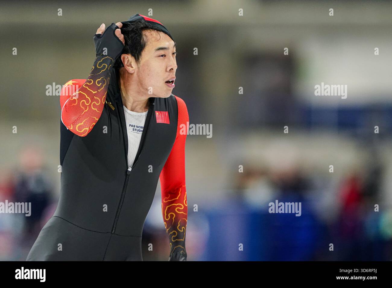 CALGARY, CANADA - NOVEMBER 21: Ziwen Lian of China during the ISU World ...