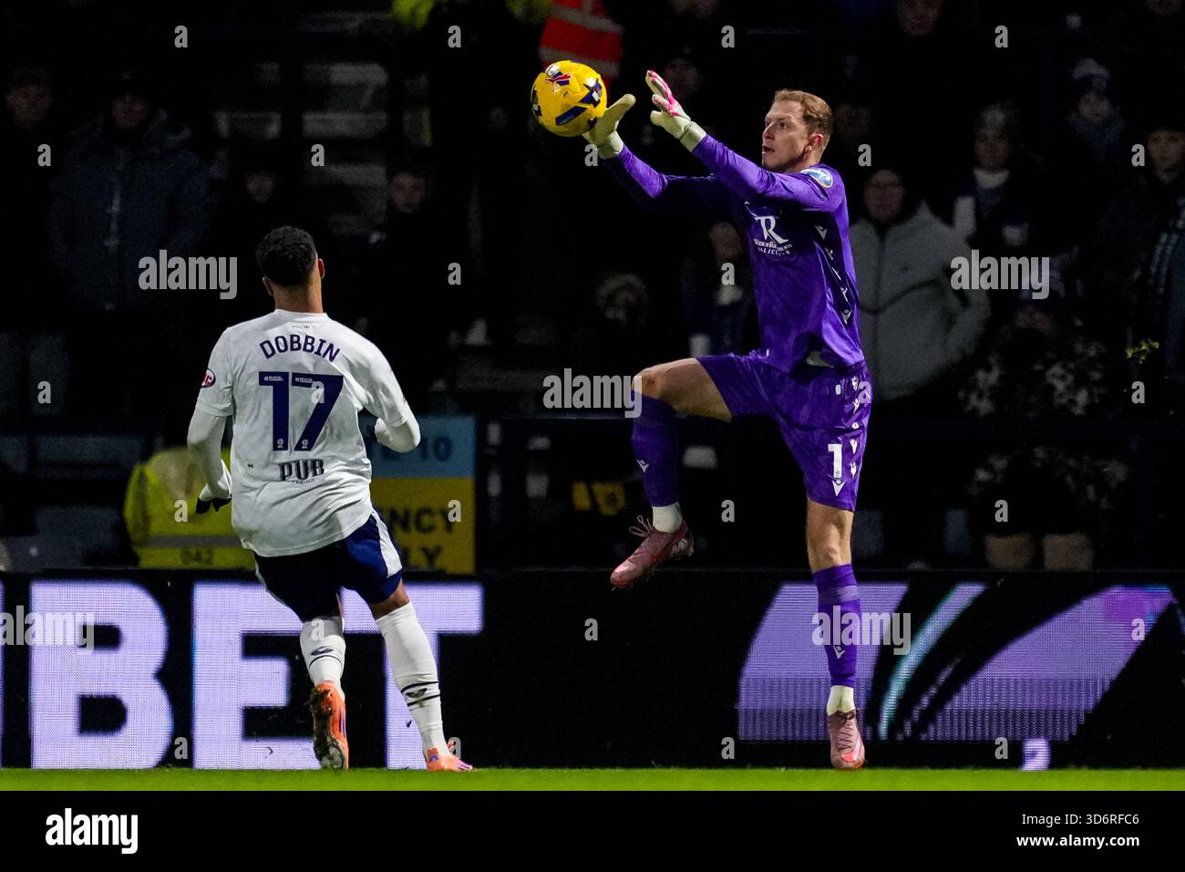 PRESTON, ENGLAND - NOVEMBER 21: Blackburn Rovers goalkeeper Aynsley ...