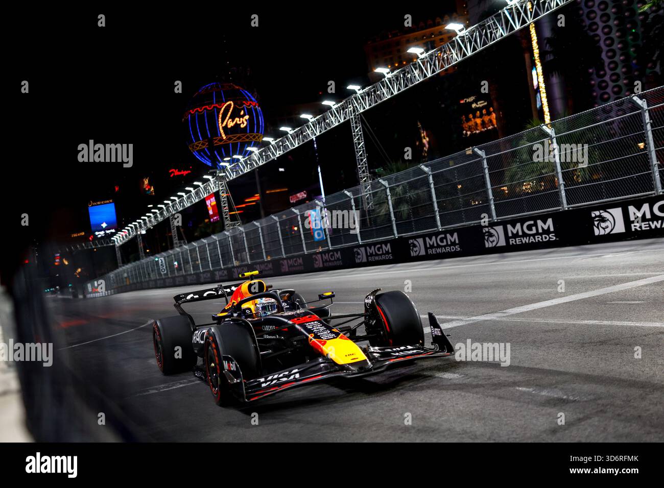 21st November 2025; Las Vegas, Nevada, USA: 22 TSUNODA Yuki (jap), Red ...