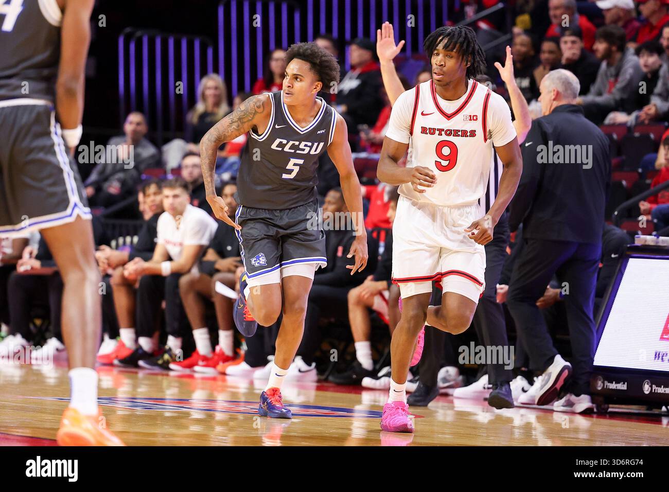 PISCATAWAY, NJ - NOVEMBER 21: Jr. Darin Smith #5 of the Central ...