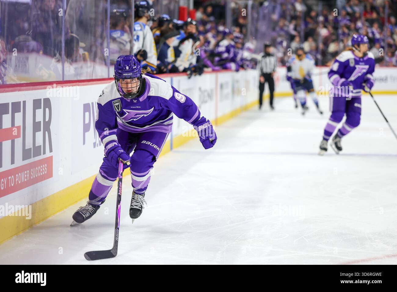November 21st, 2025: Minnesota Frost defender Madison Bizal (9) skates ...
