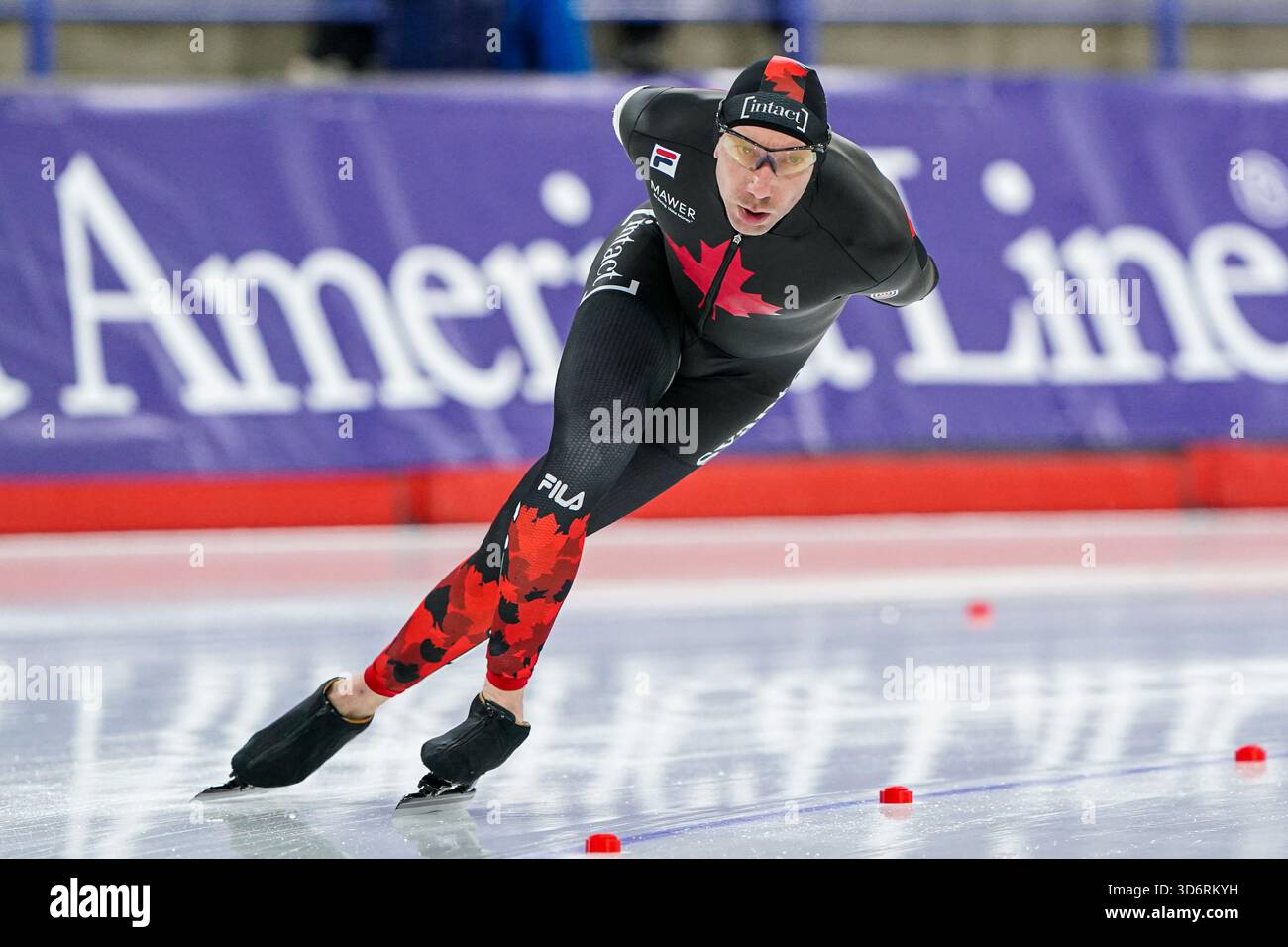 CALGARY, CANADA - NOVEMBER 21: Ted-Jan Bloemen of Canada during the ISU ...