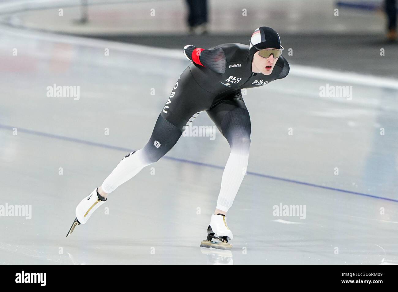 CALGARY, CANADA - NOVEMBER 21: Gabriel Groß of Germany during the ISU ...