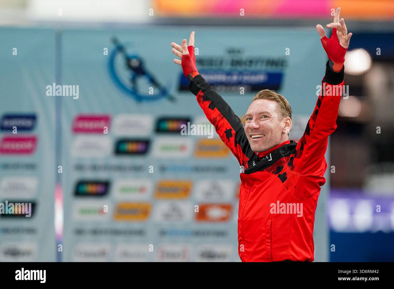 CALGARY, CANADA - NOVEMBER 21: Ted-Jan Bloemen of Canada during the ISU ...