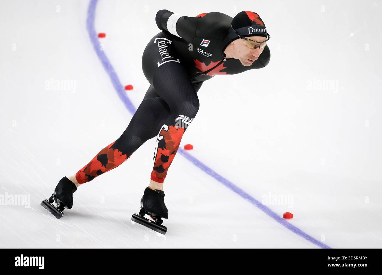 Canada's Ted-Jan Bloemen skates during the men's 5000-metre competition ...
