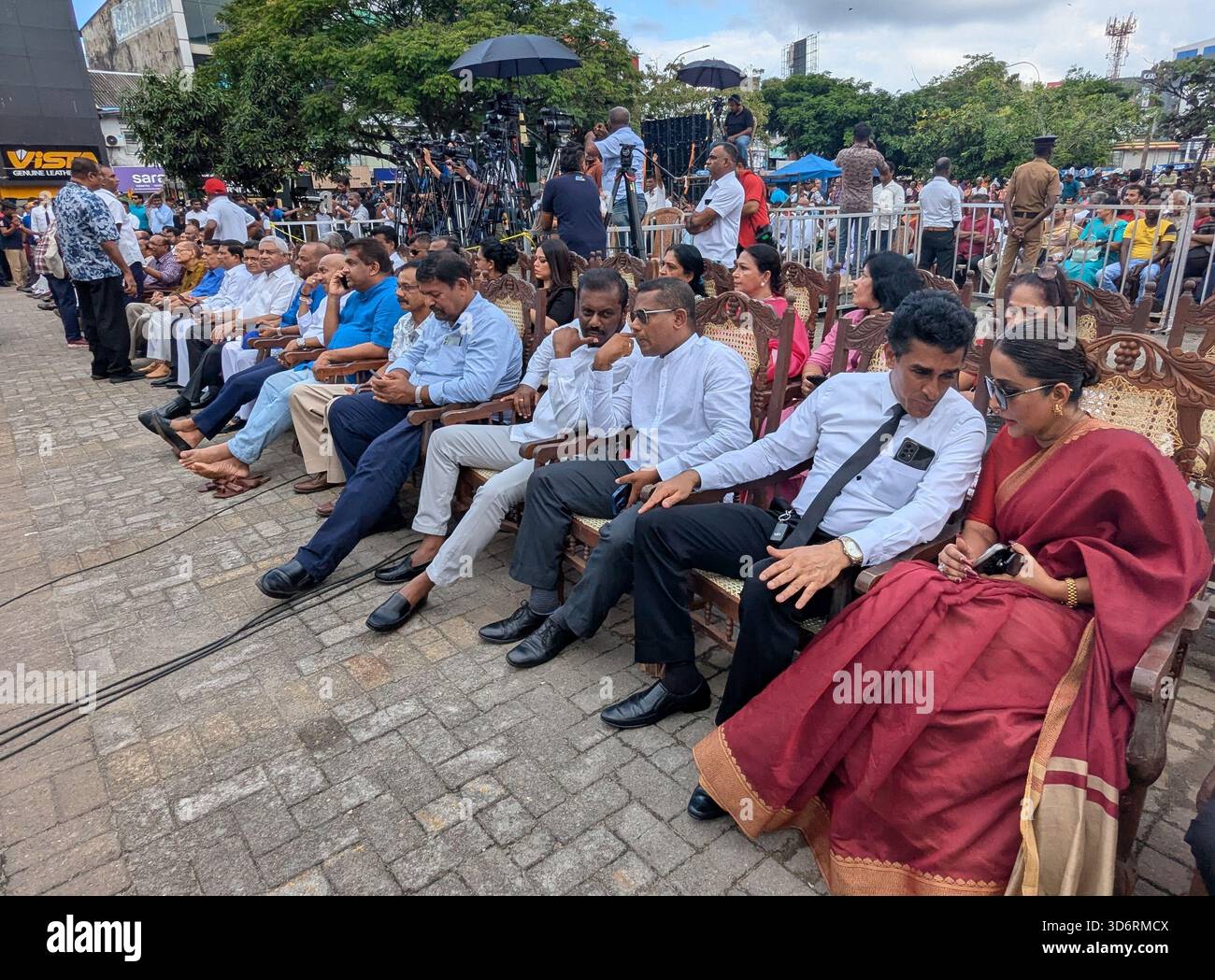 Sri Lanka's oppostion political members attend the anti-government ...