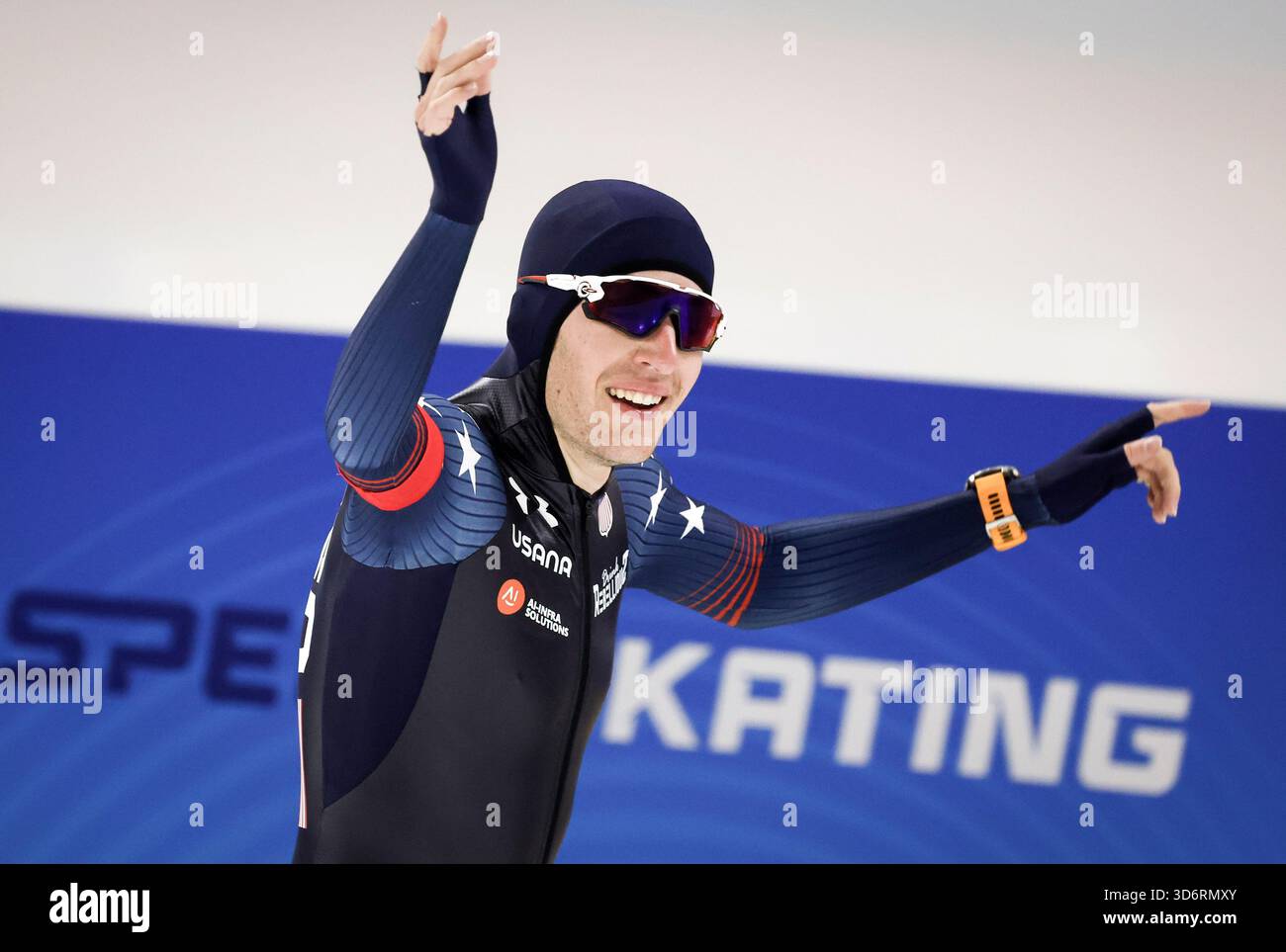 Casey Dawson, of the United States, celebrates his win in the men's ...