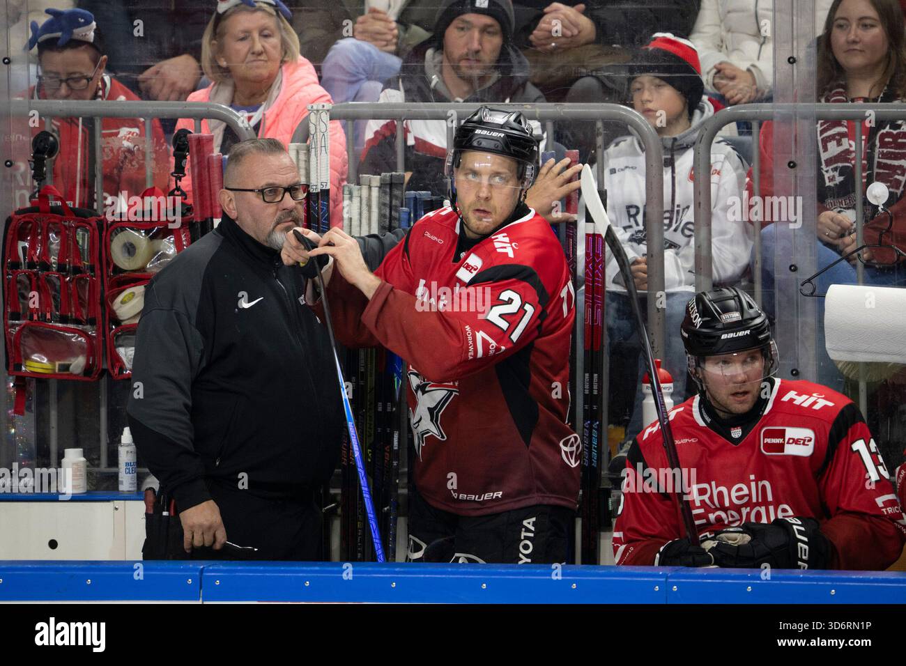 Juhani Tyrväinen (Cologne Sharks, Forward, #21); PENNY DEL 1; Cologne ...