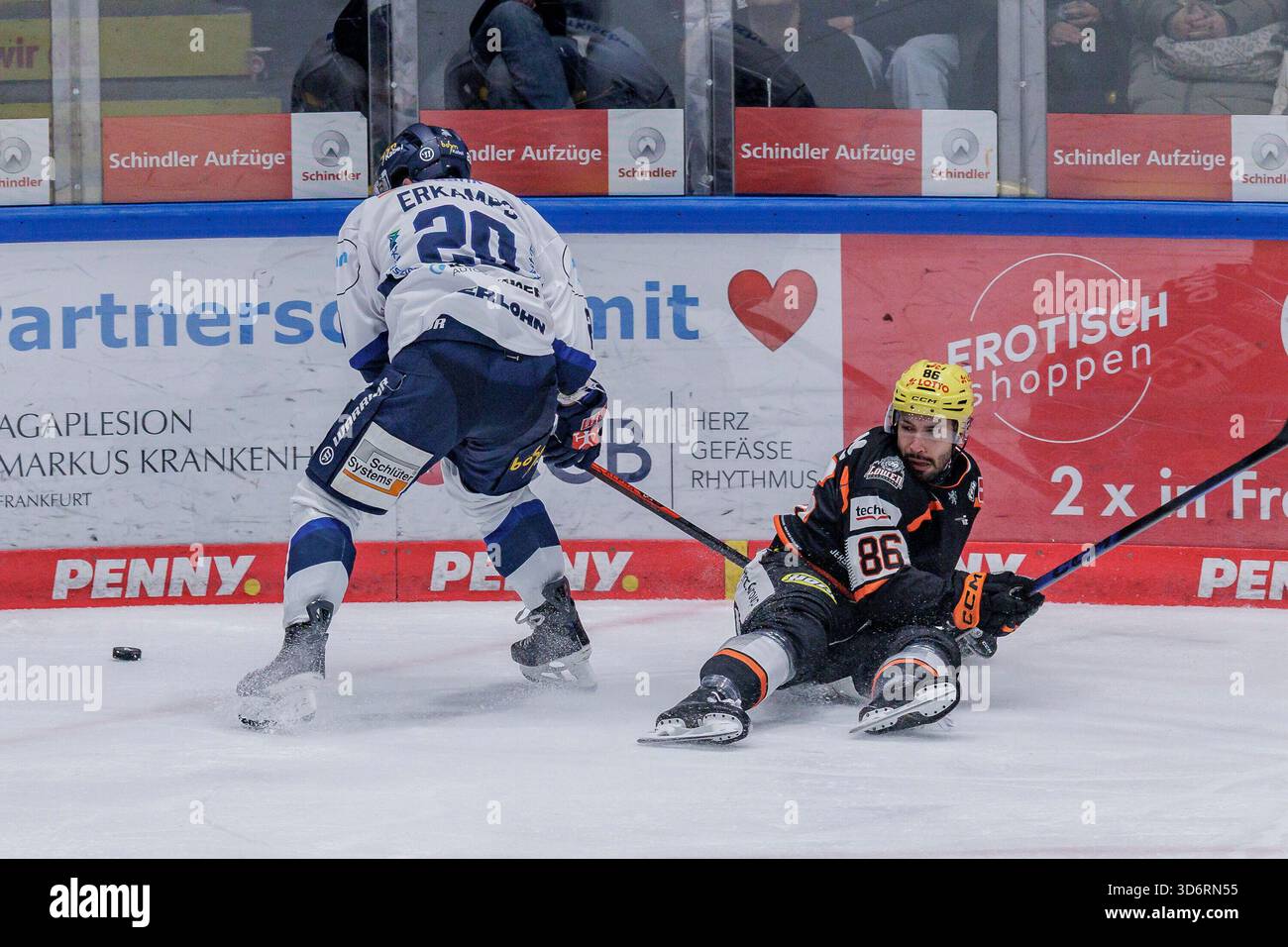 Cameron Brace (Frankfurt Lions #86) after a duel on the ice & Macoy ...