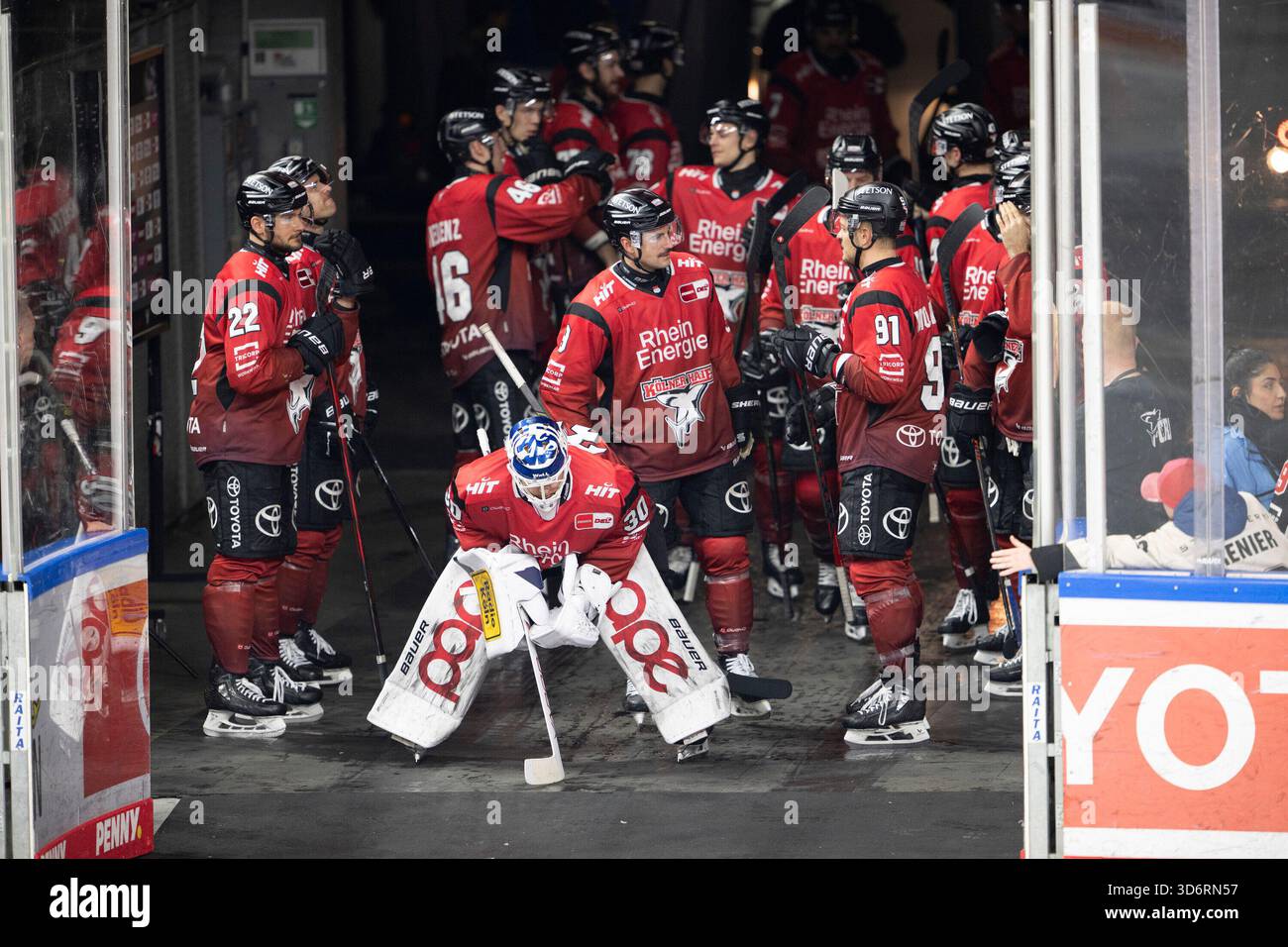 Janne Juvonen (Cologne Sharks, goalkeeper, #30); Moritz Müller (Cologne ...