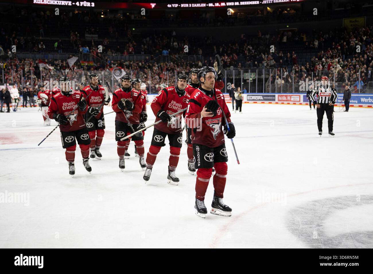 Juhani Tyrväinen (Cologne Sharks, Forward, #21); PENNY DEL 1; Cologne ...