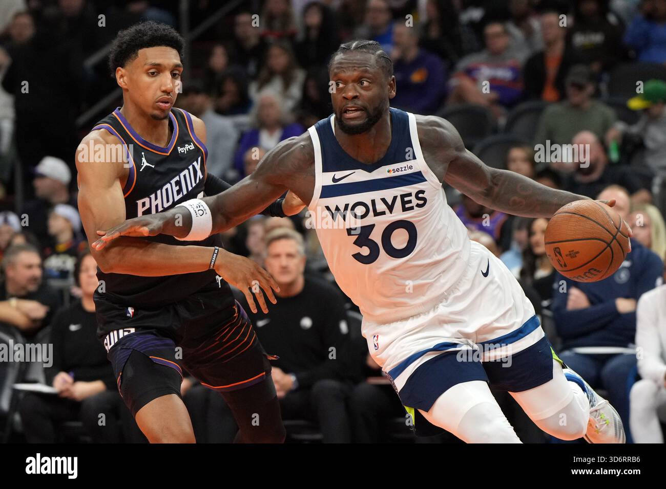 Minnesota Timberwolves forward Julius Randle (30) drives against ...