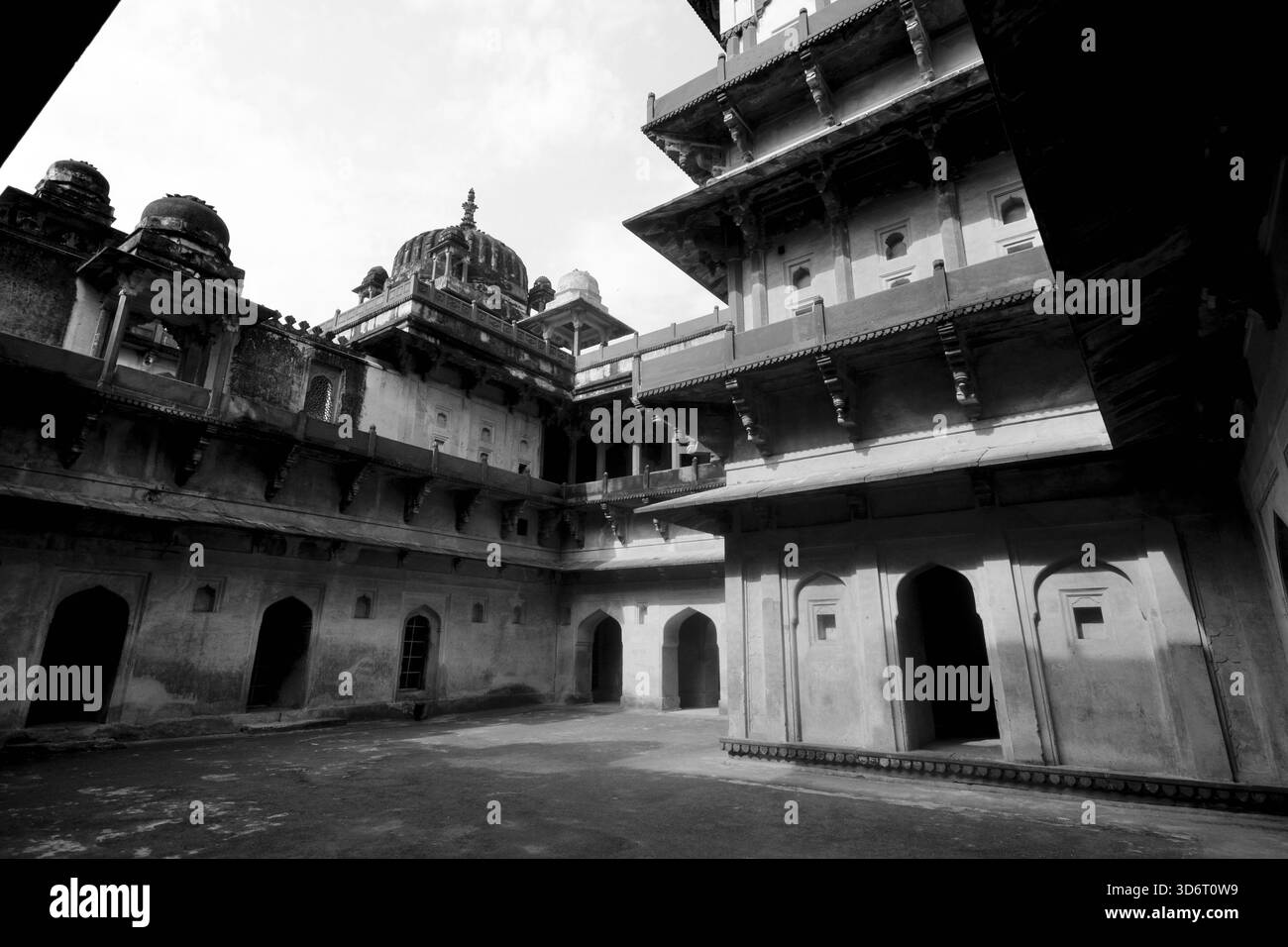 Interiors of the Datia Palace, also known as Bir Singh Palace or Bir ...