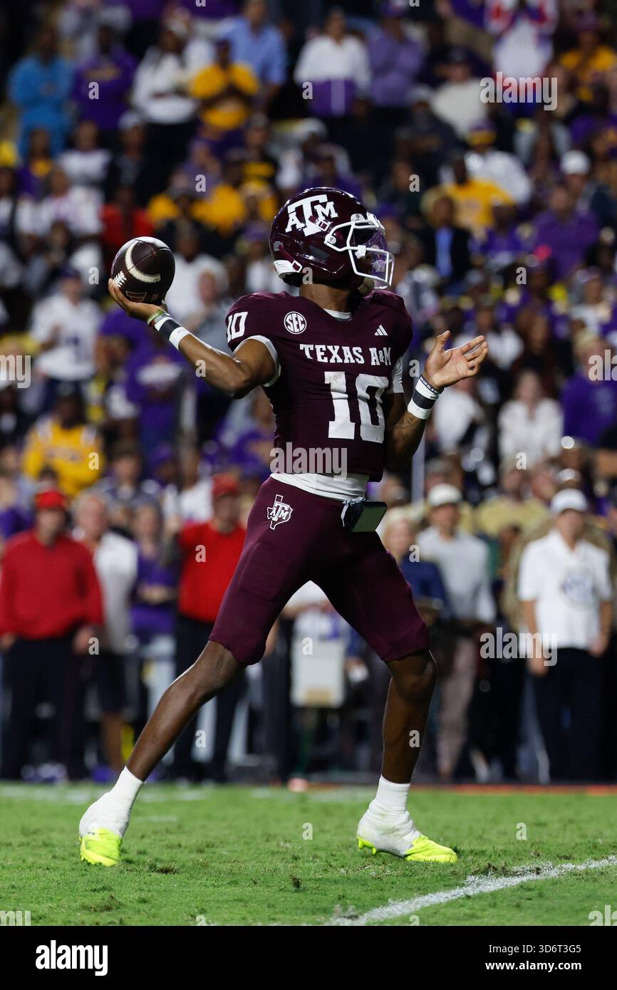 Texas A&M quarterback Marcel Reed (10) looks to pass during a NCAA ...
