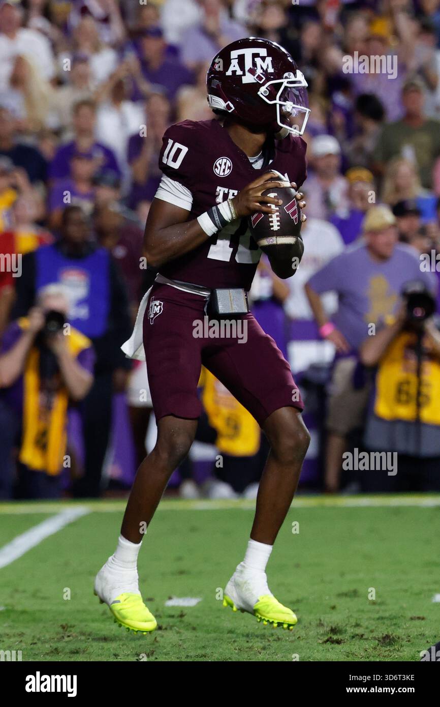 Texas A&M quarterback Marcel Reed (10) looks to pass during a NCAA ...