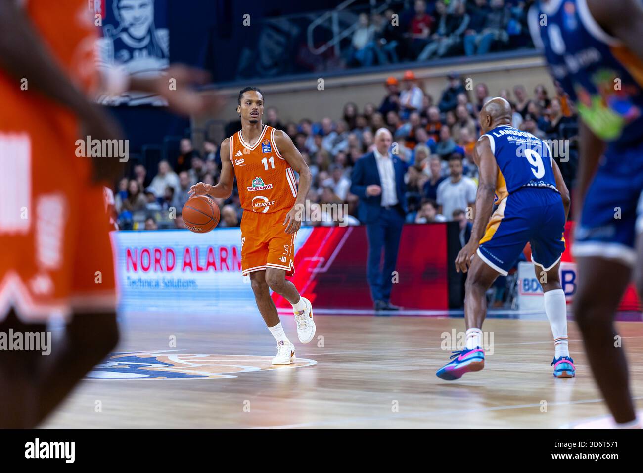 Alonzo Verge Jr. (RASTA Vechta, #11), DeAndre Lansdowne (ROSTOCK ...