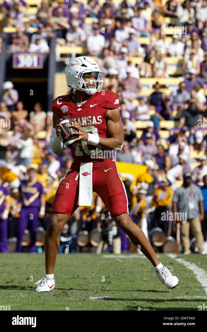 Arkansas quarterback Taylen Green (10) looks to pass during a NCAA ...