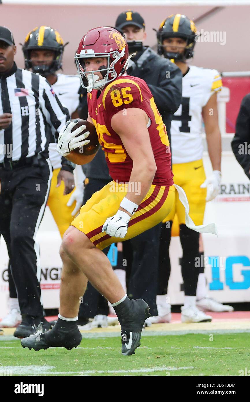 USC tight end Walker Lyons (85) runs upfield during an NCAA college ...