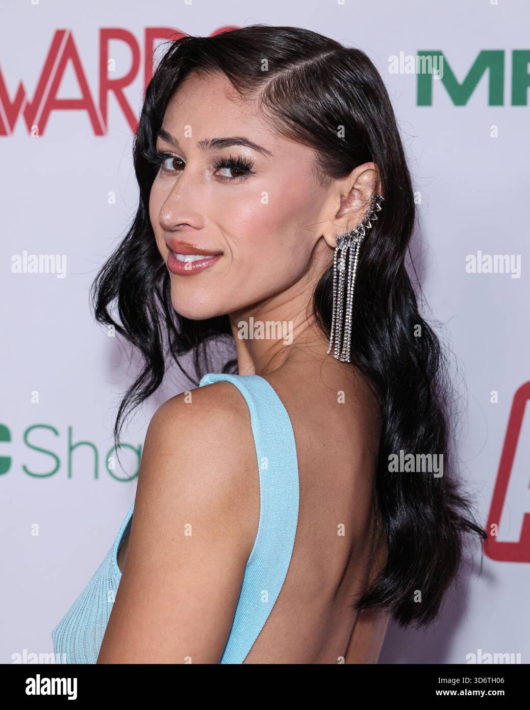 HOLLYWOOD, LOS ANGELES, CALIFORNIA, USA - NOVEMBER 20: Alexa Chains ...