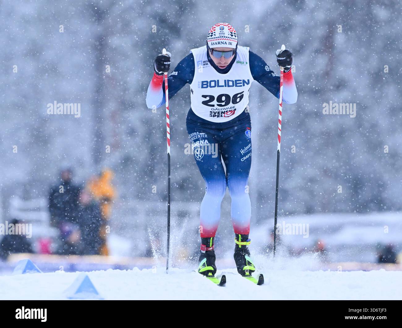 GÄLLIVARE, SWEDEN 20251122Sweden's William Poromaa, Åsarna IK , during ...