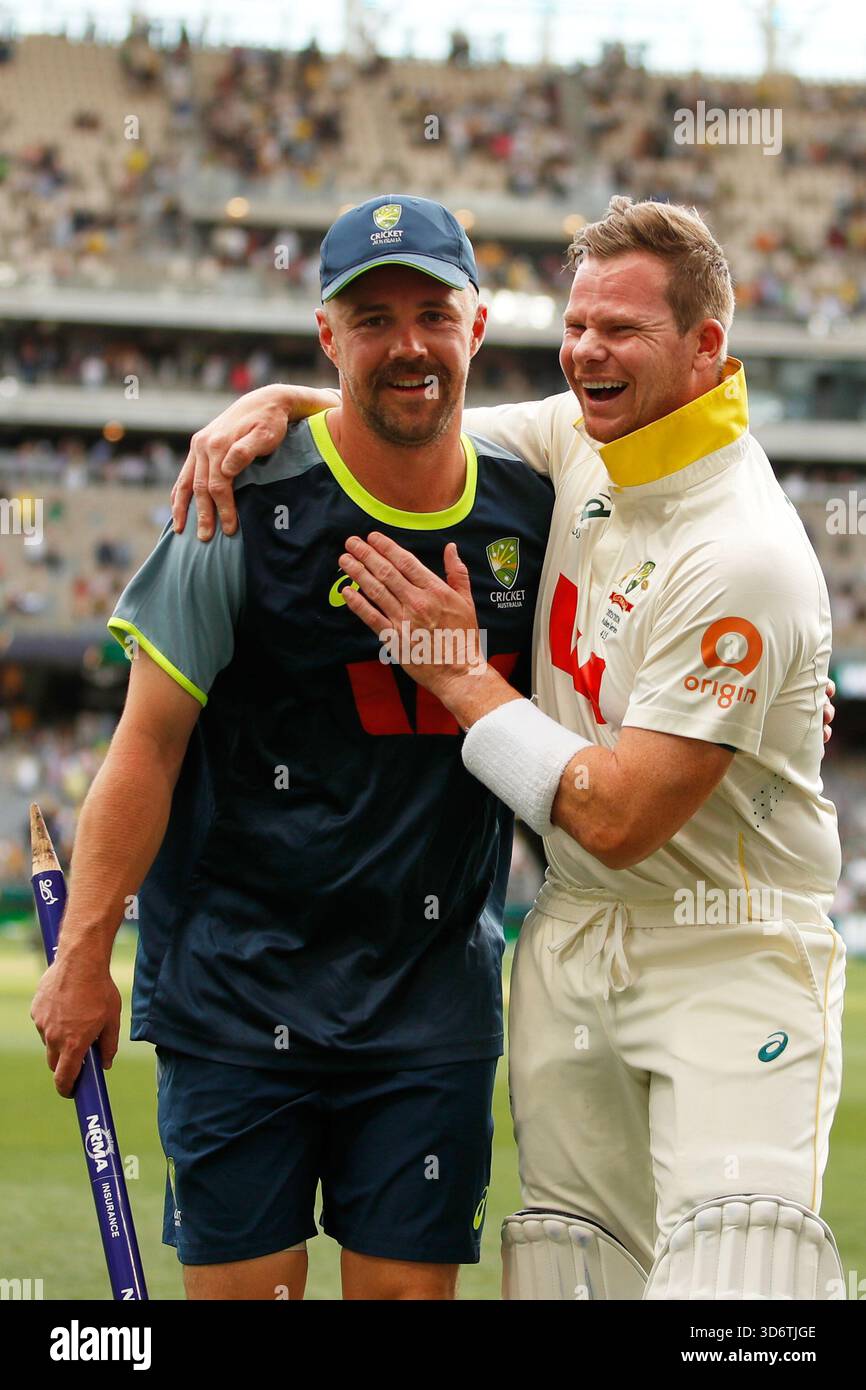 Australia's captain Steve Smith, right, and Travis Head celebrate after ...