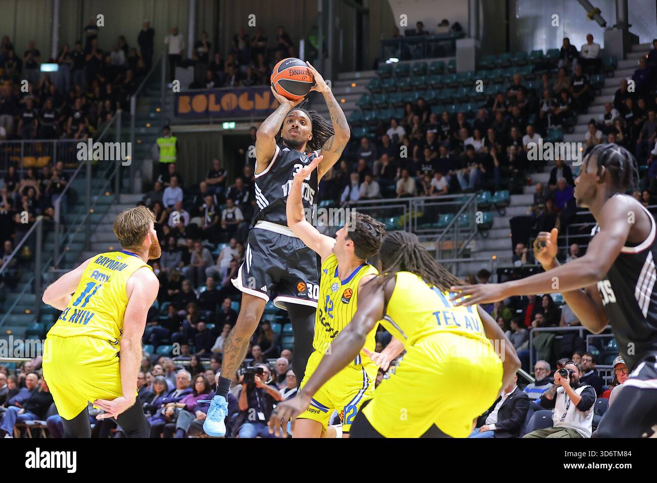 30 Matt MORGAN Virtus Match BASKETBALL - EUROLEAGUE Virtus Bologna vs ...