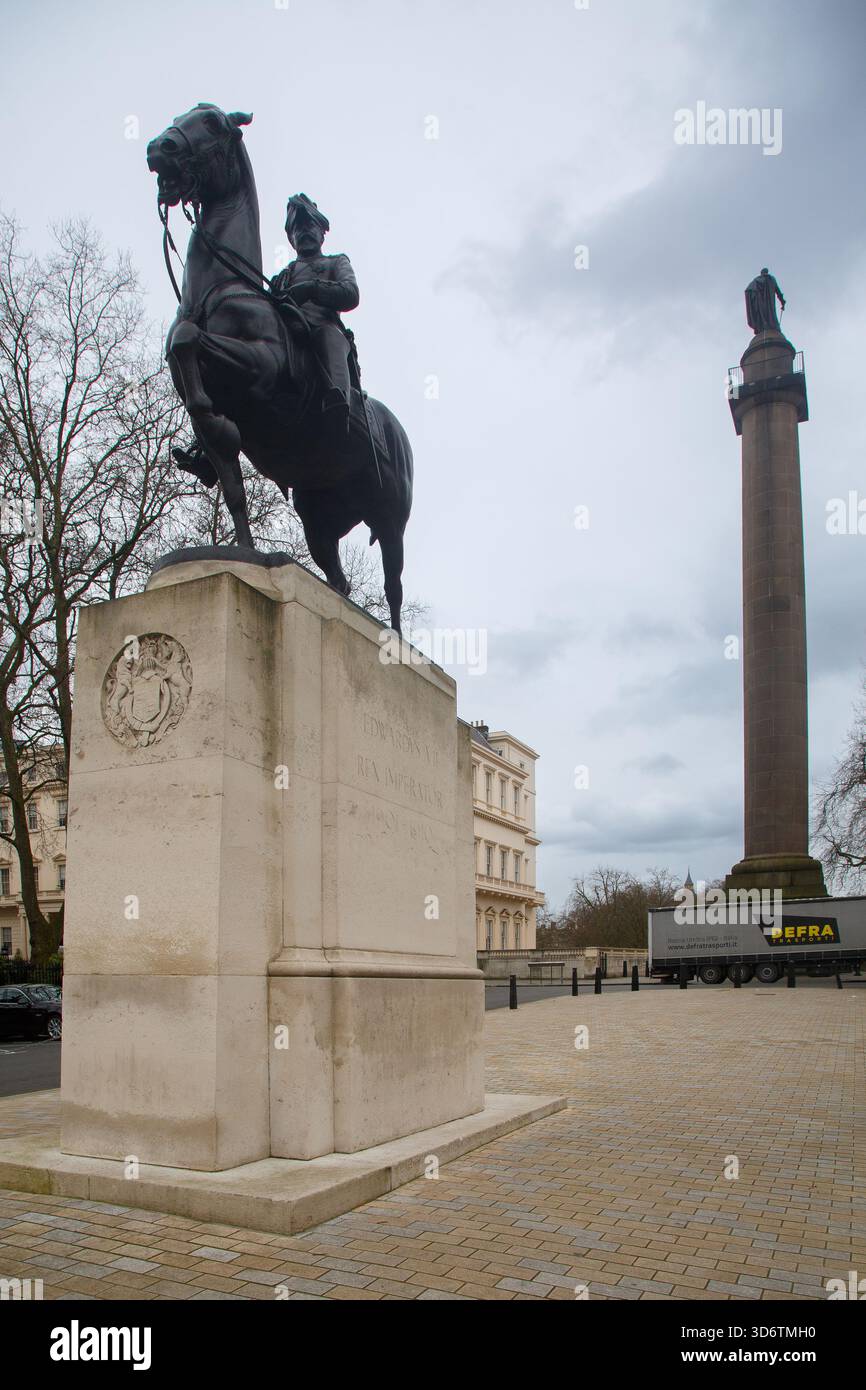 The Equestrian statue of Edward VII and Duke of York Column, Waterloo ...