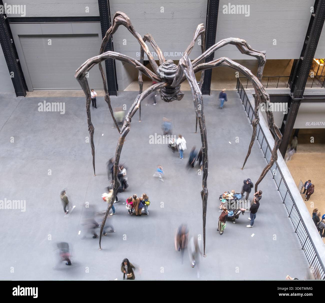 Sculpture maman louise bourgeois hi-res stock photography and images ...