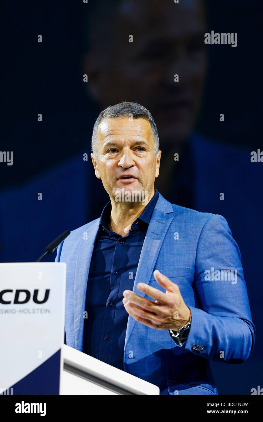 22 November 2025, Schleswig-Holstein, Neumünster: Gerrit Derkowski ...