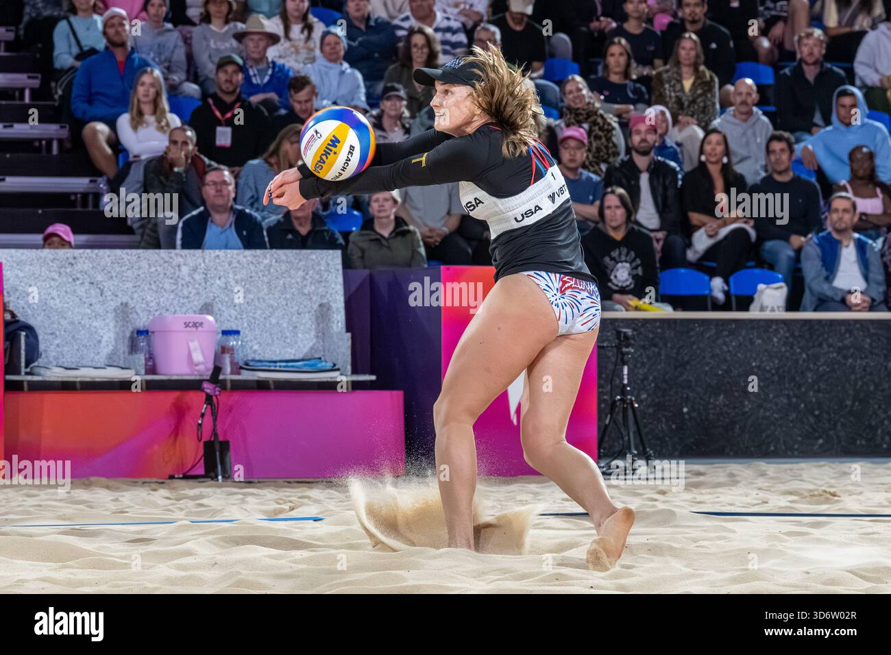 ADELAIDE, AUSTRALIA - NOVEMBER 22: Kristen Nuss (Player 1 - USA) during ...