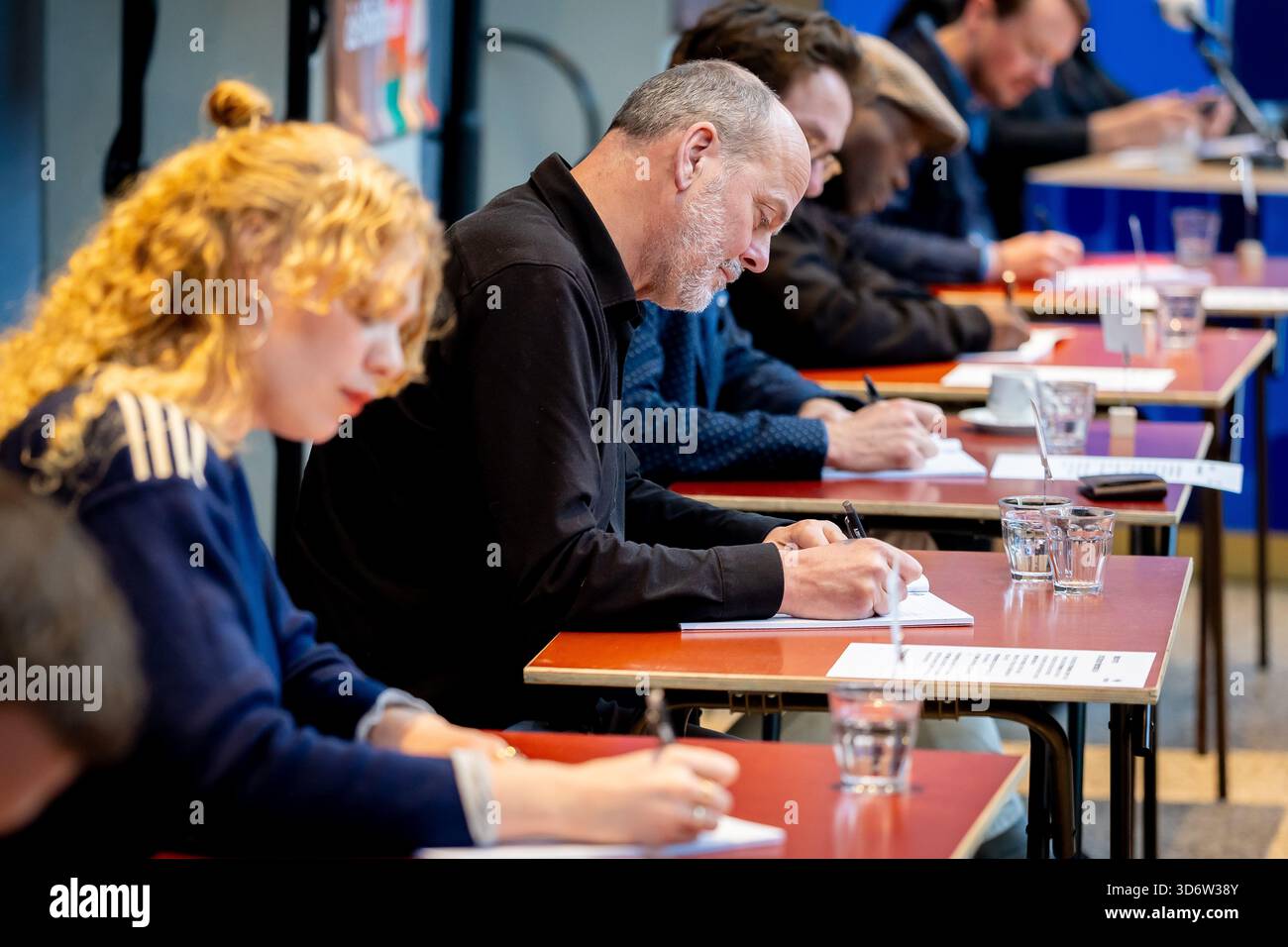 DEURNE - Frank van Pamelen won the prestigious Dutch comedian and ...