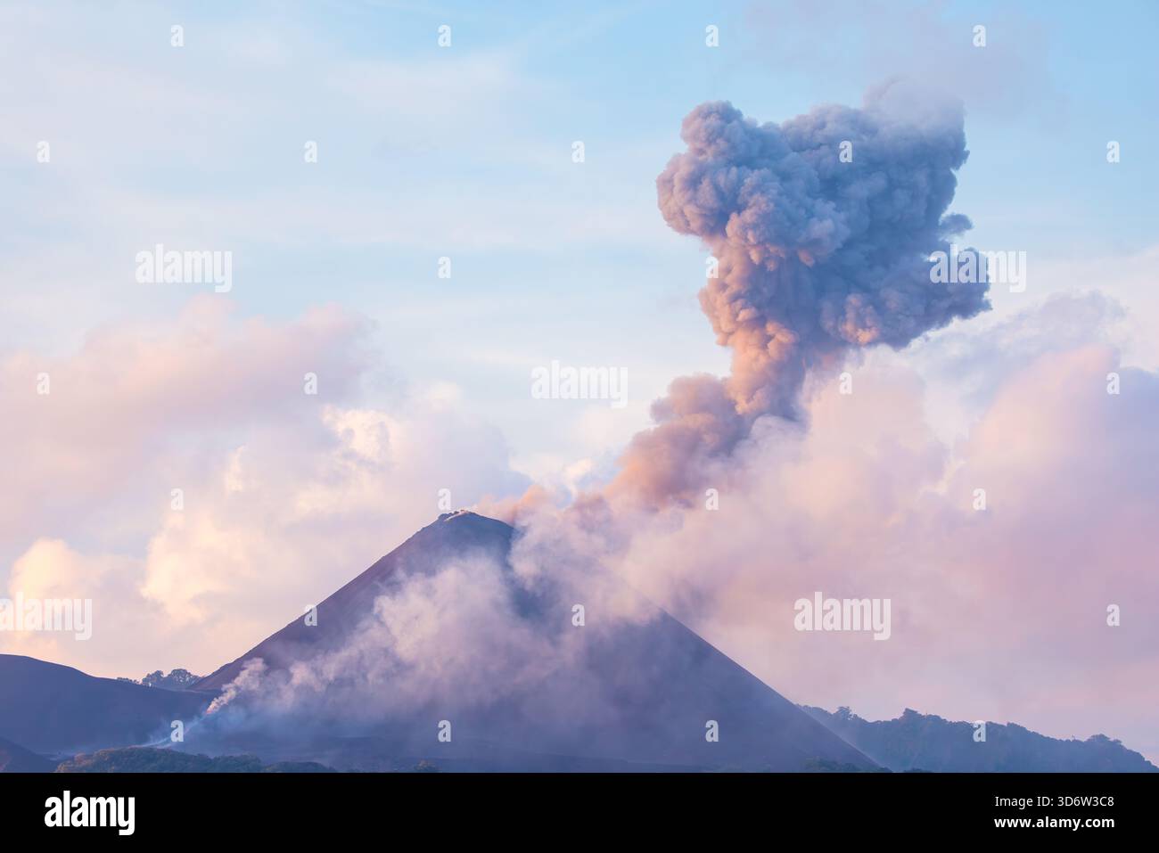 Smoke column eruption from hi-res stock photography and images - Alamy