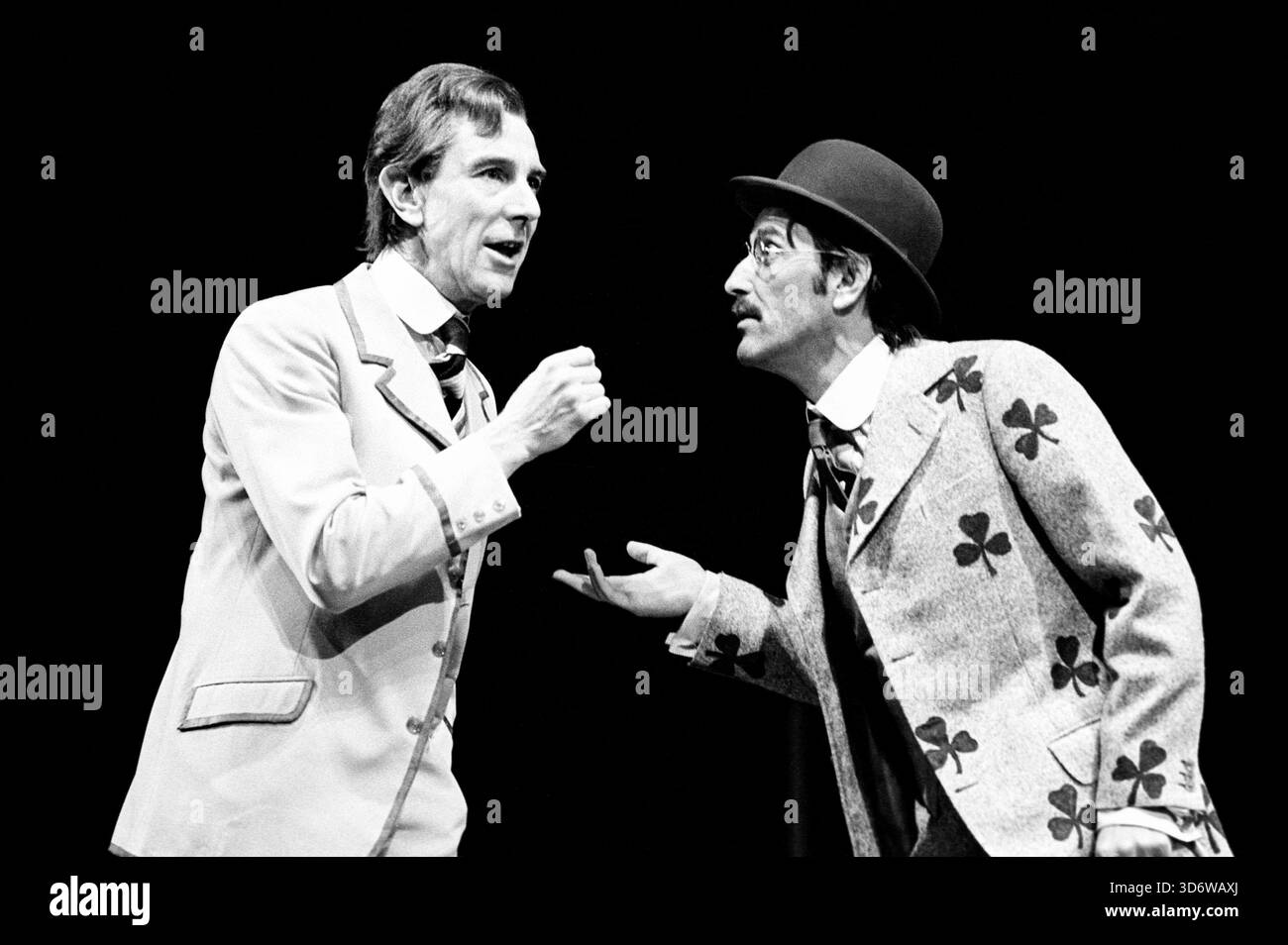 l-r: John Wood (Henry Carr), Tom Bell (James Joyce) in TRAVESTIES by ...
