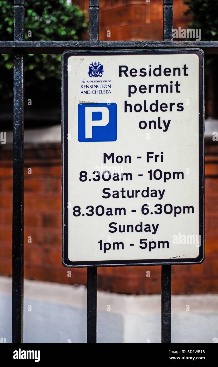 Resident Permit Holders Sign, Knightsbridge, London, England Stock ...