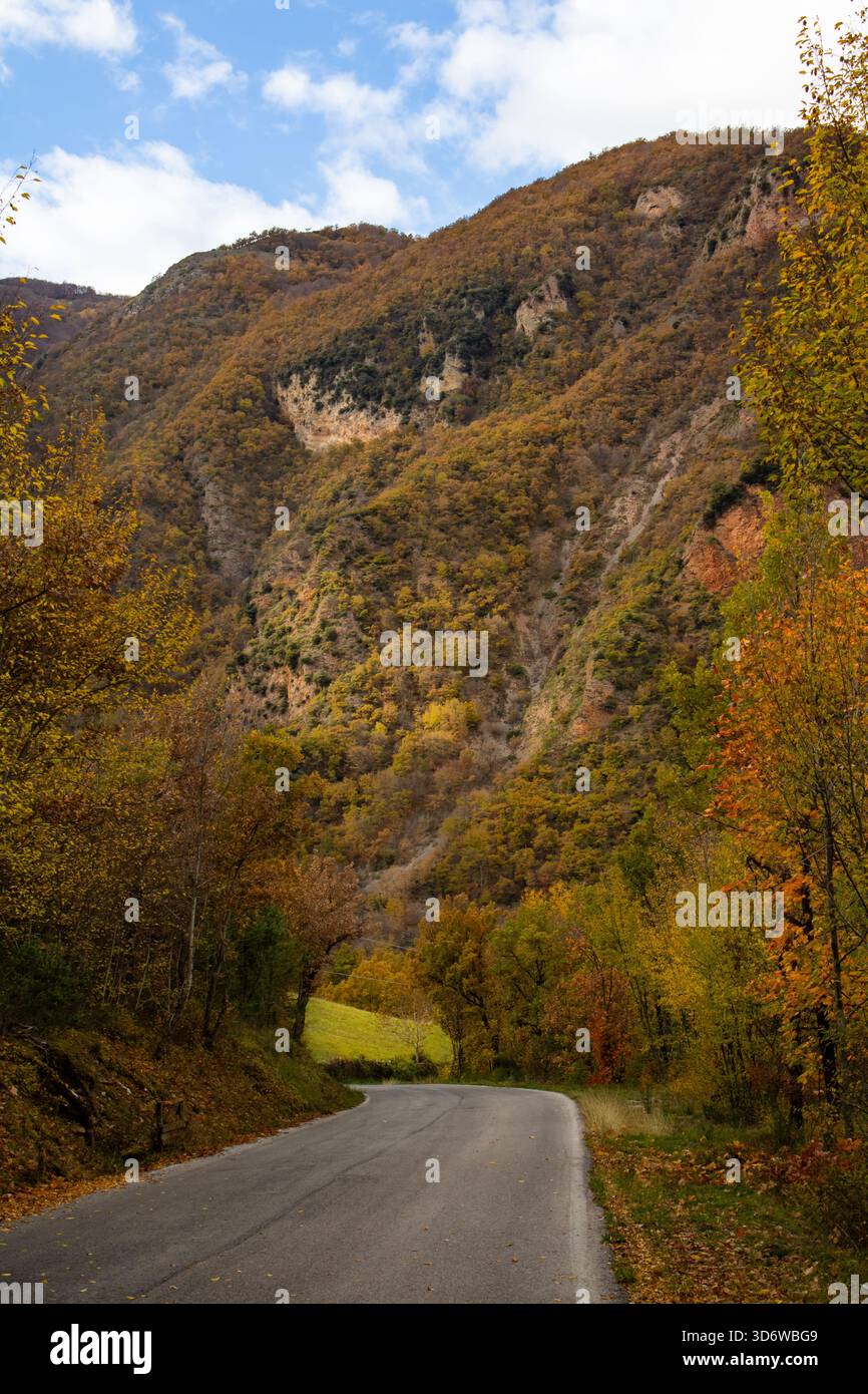 Valnerina umbria italia hi-res stock photography and images - Alamy