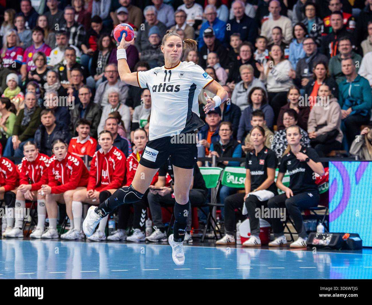 Xenia Smits (Germany, #11) during the fast break, Germany vs ...