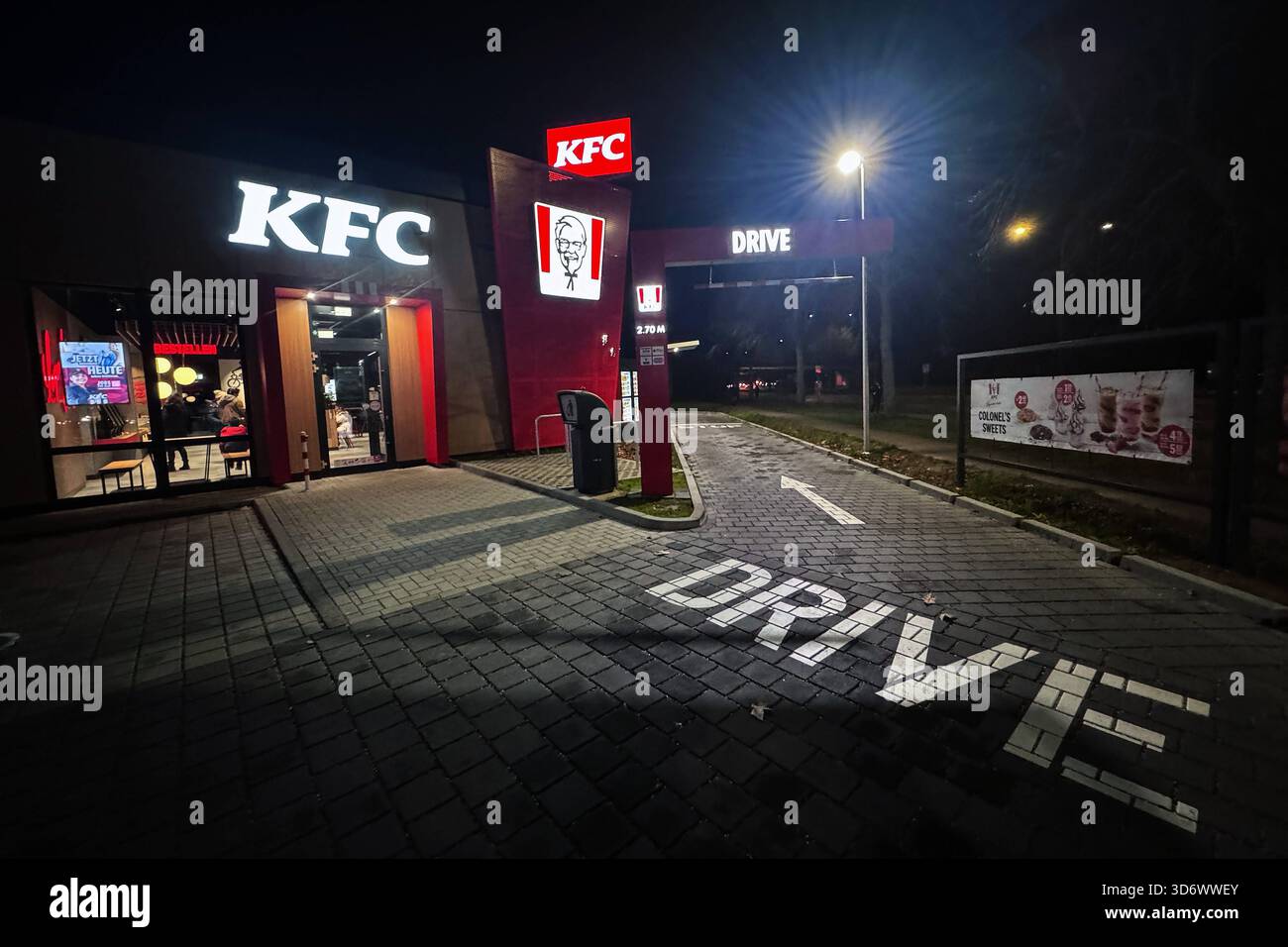 22.11.2025 , xsvx, Wirtschaft, Restaurant KFC emwirt emonline, v.l ...