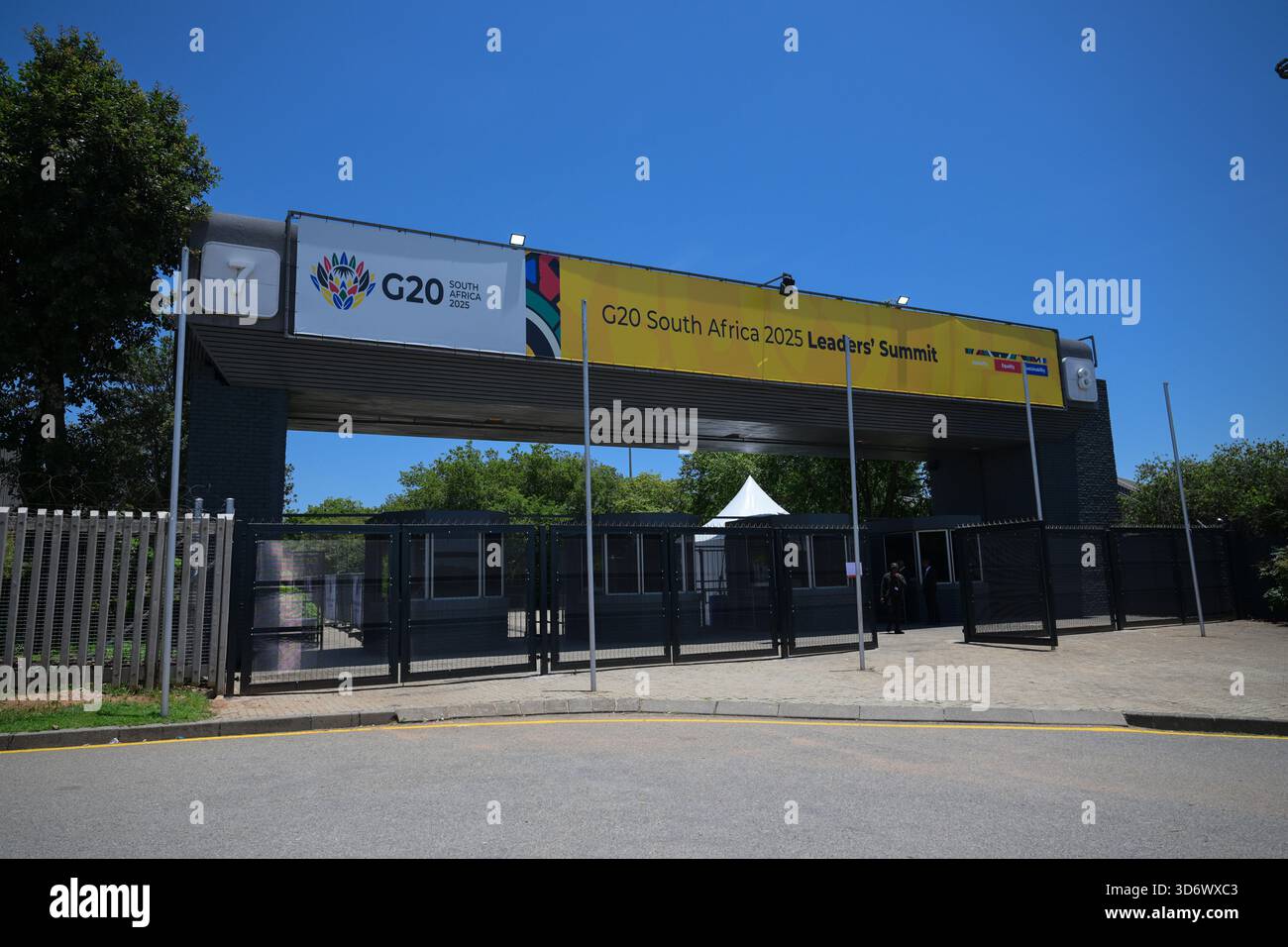 (251122) -- JOHANNESBURG, Nov. 22, 2025 (Xinhua) -- This photo taken on ...