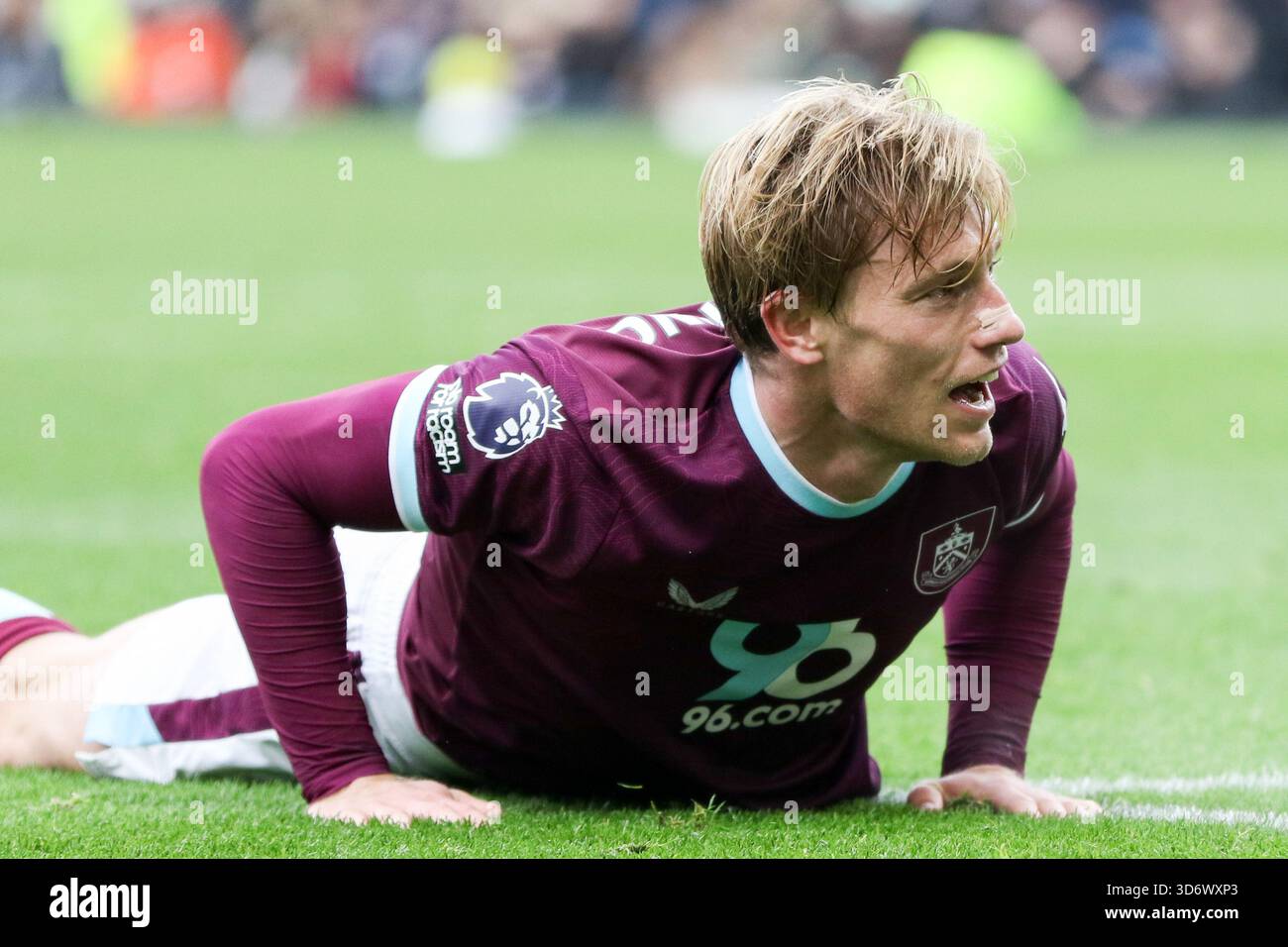 Zian Flemming (19 Burnley) during the Premier League match between ...