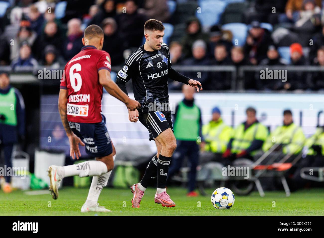 251122 Örgrytes Mikael Dyrestam och IFK Norrköpings Tim Prica under ...