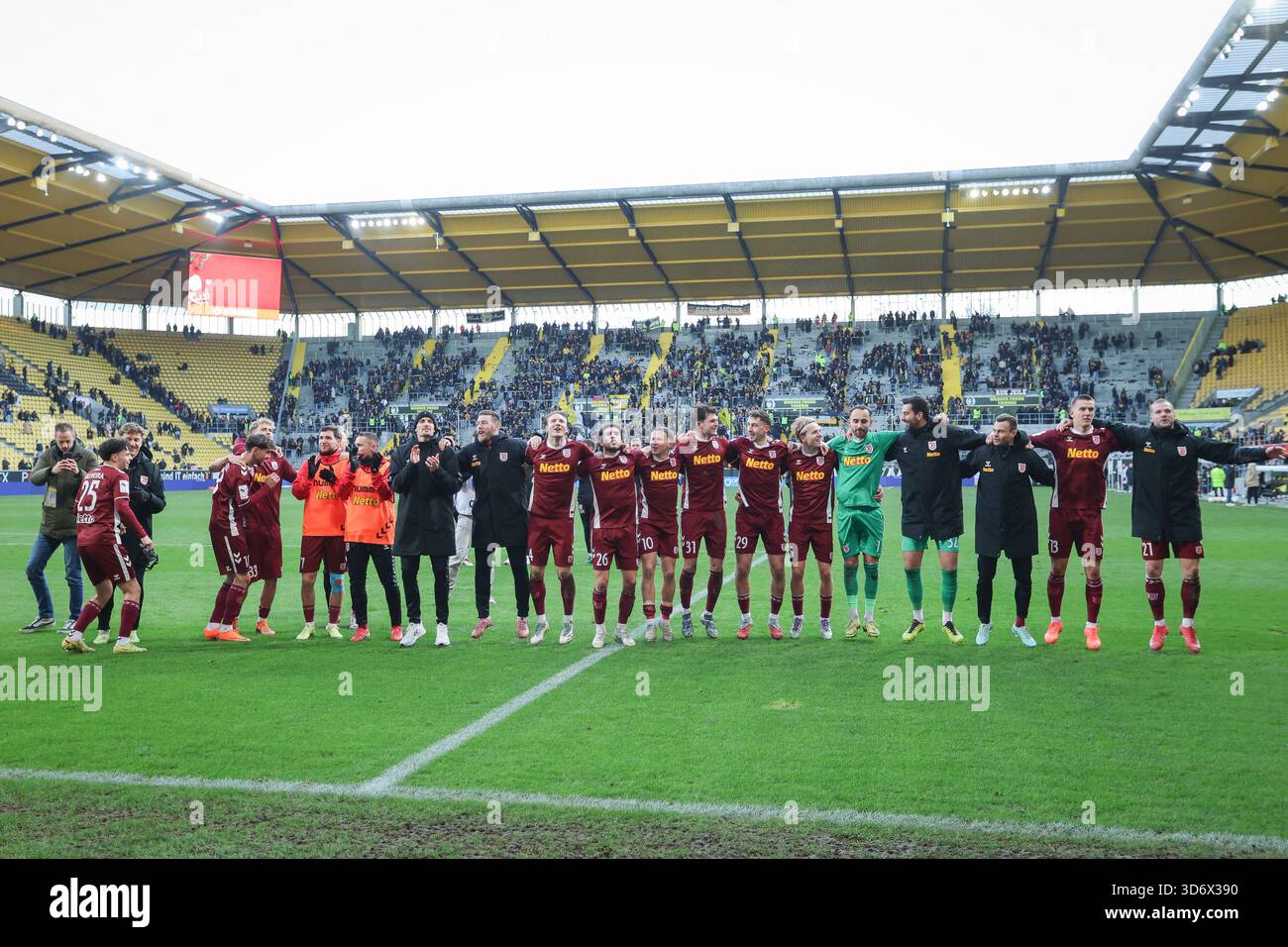 Regensburg celebrates the victory with its fans [supporters] -- DFL ...