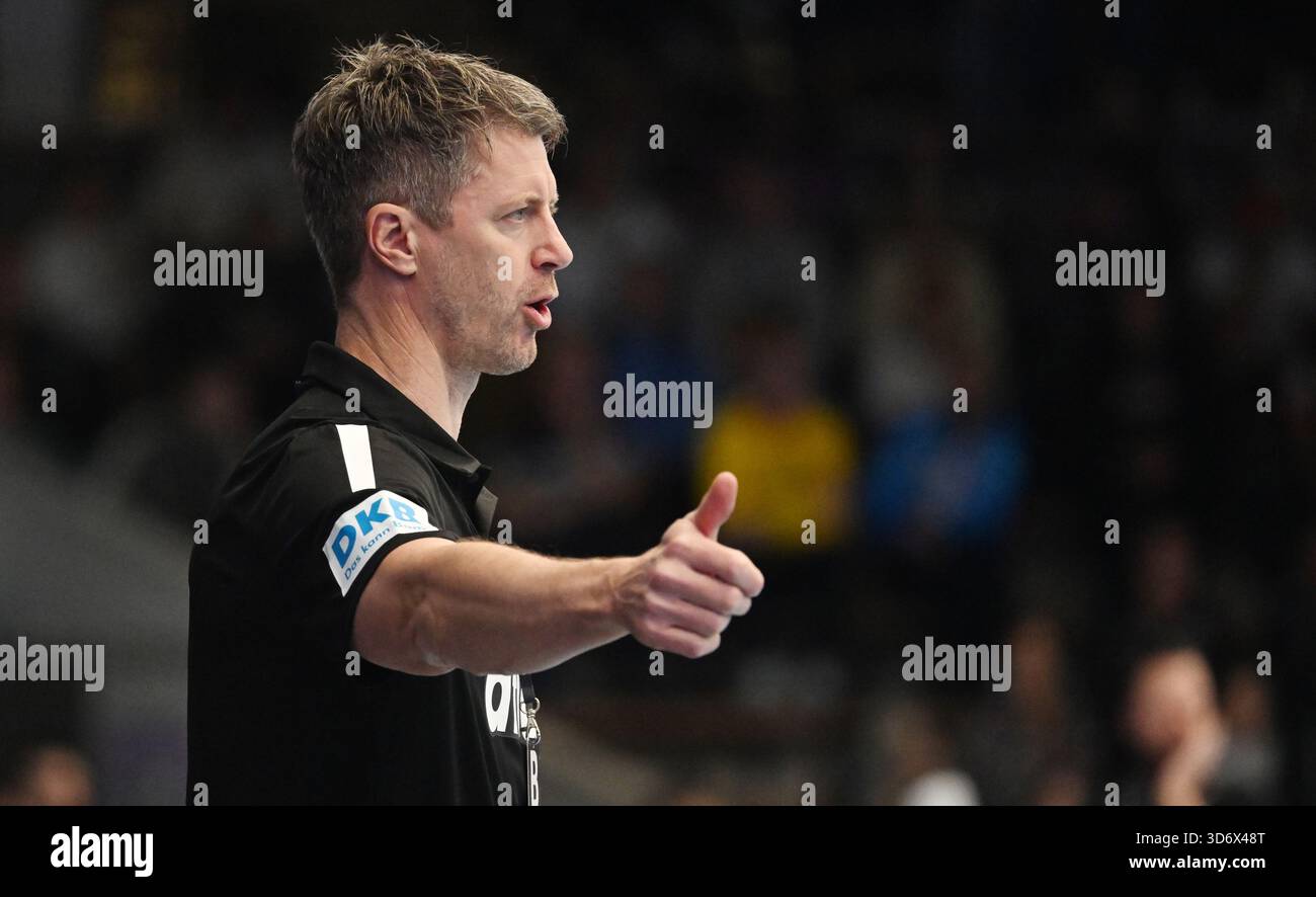 22 November 2025, Baden-Württemberg, Göppingen: Handball, Women ...