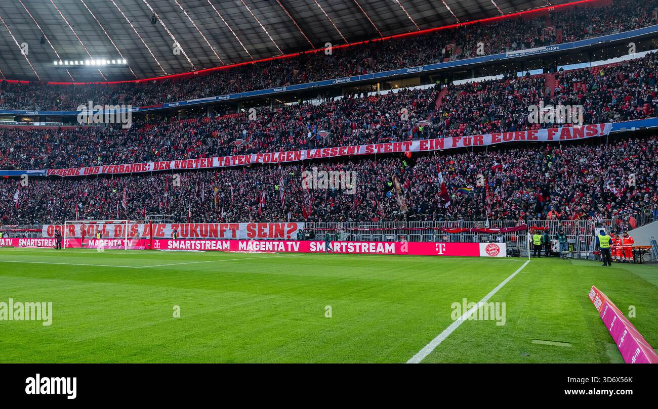 Fan protest among Bayern fans in the South Curve with banners / slogans ...