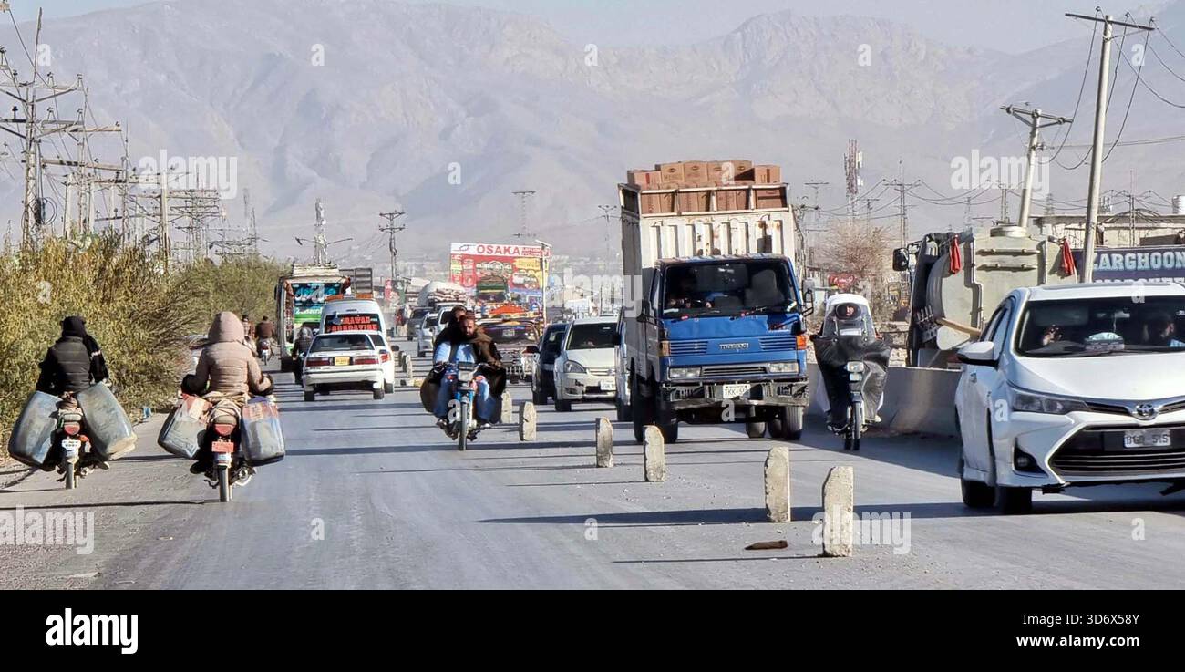 QUETTA, PAKISTAN, NOV 22: Commuters are facing difficulties in ...