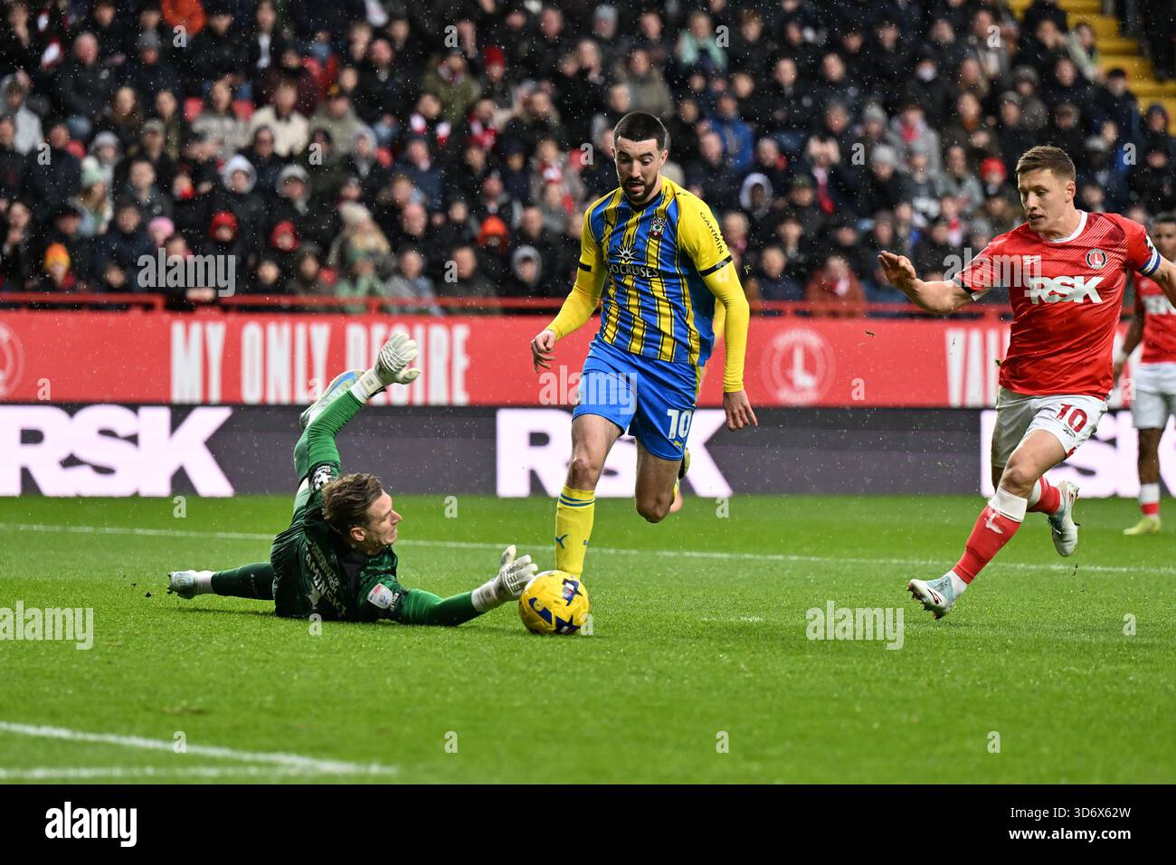 London, England, 22nd November, 2025: Finn Azaz of Southampton takes ...