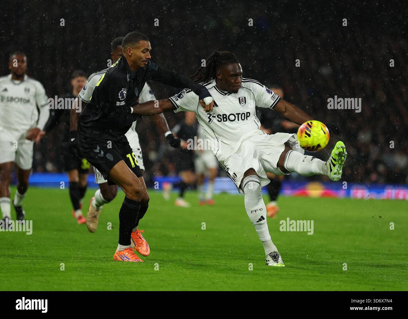 Craven Cottage, Fulham, London, UK. 22nd Nov, 2025. Premier League ...