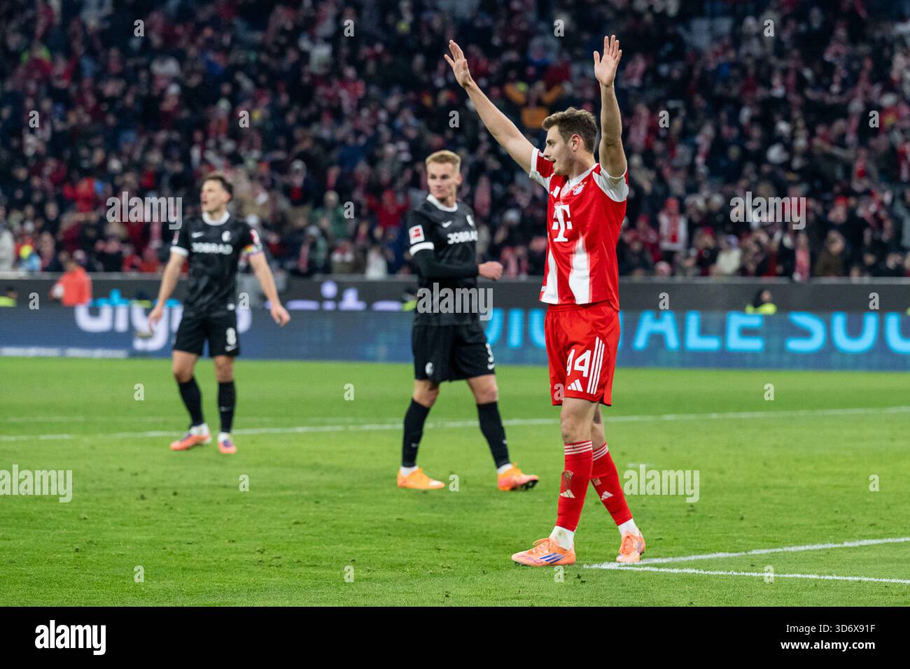 Josip Stanisic (FC FC Bayern Munich, #44) celebrates the goal [goal] by ...