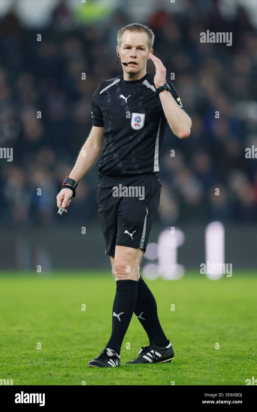 Referee Gavin Ward during the Sky Bet Championship match at Pride Park ...